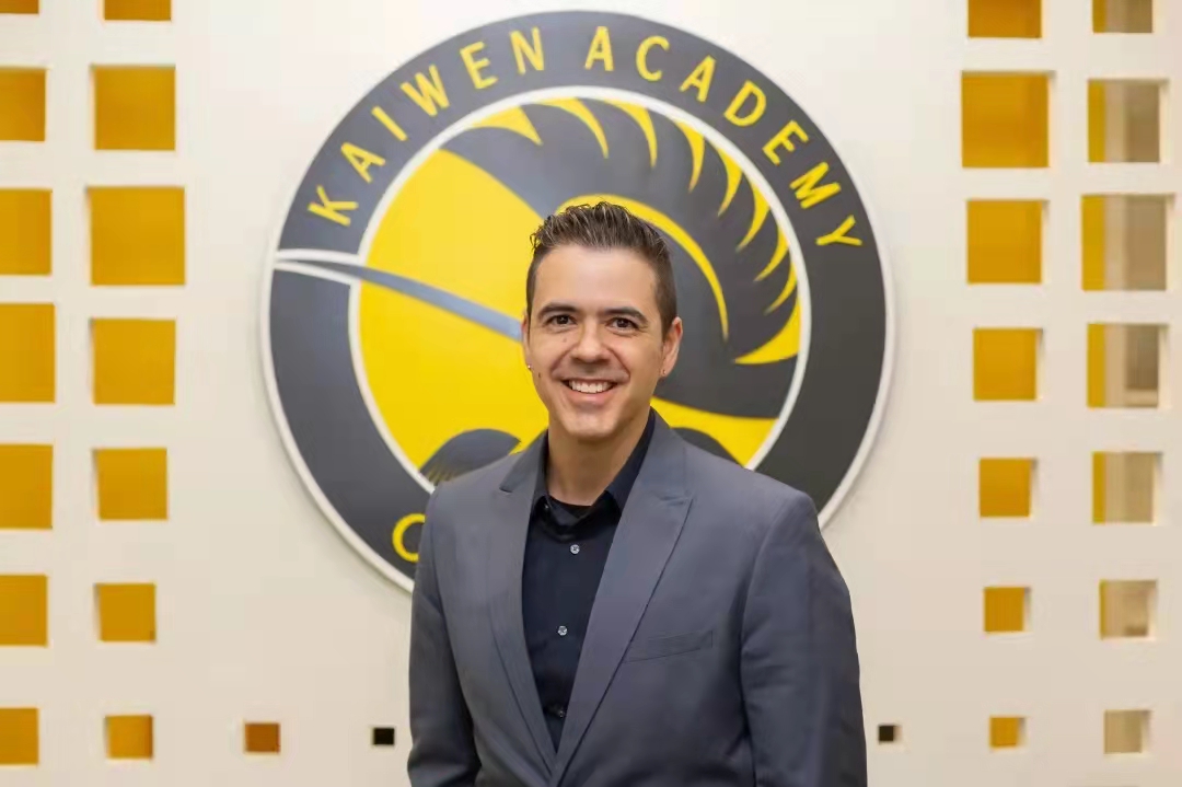 Omar Florez:The Evergreen Teaching Occupation-凯文教育集团 Omar Florez:The Evergreen Teaching Occupation-凯文教育集团